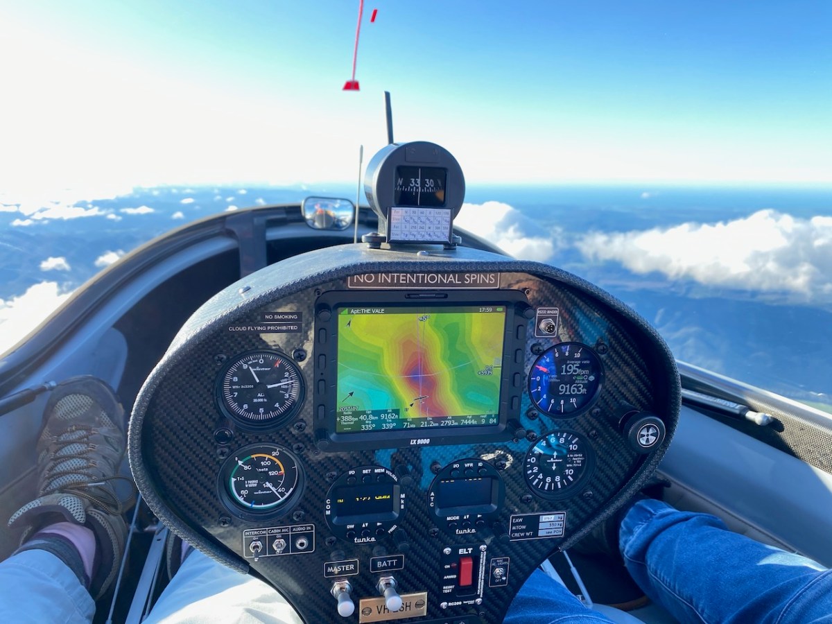 Three Days Soaring at The Vale – Day One – Wave Soaring | Simon Hackett