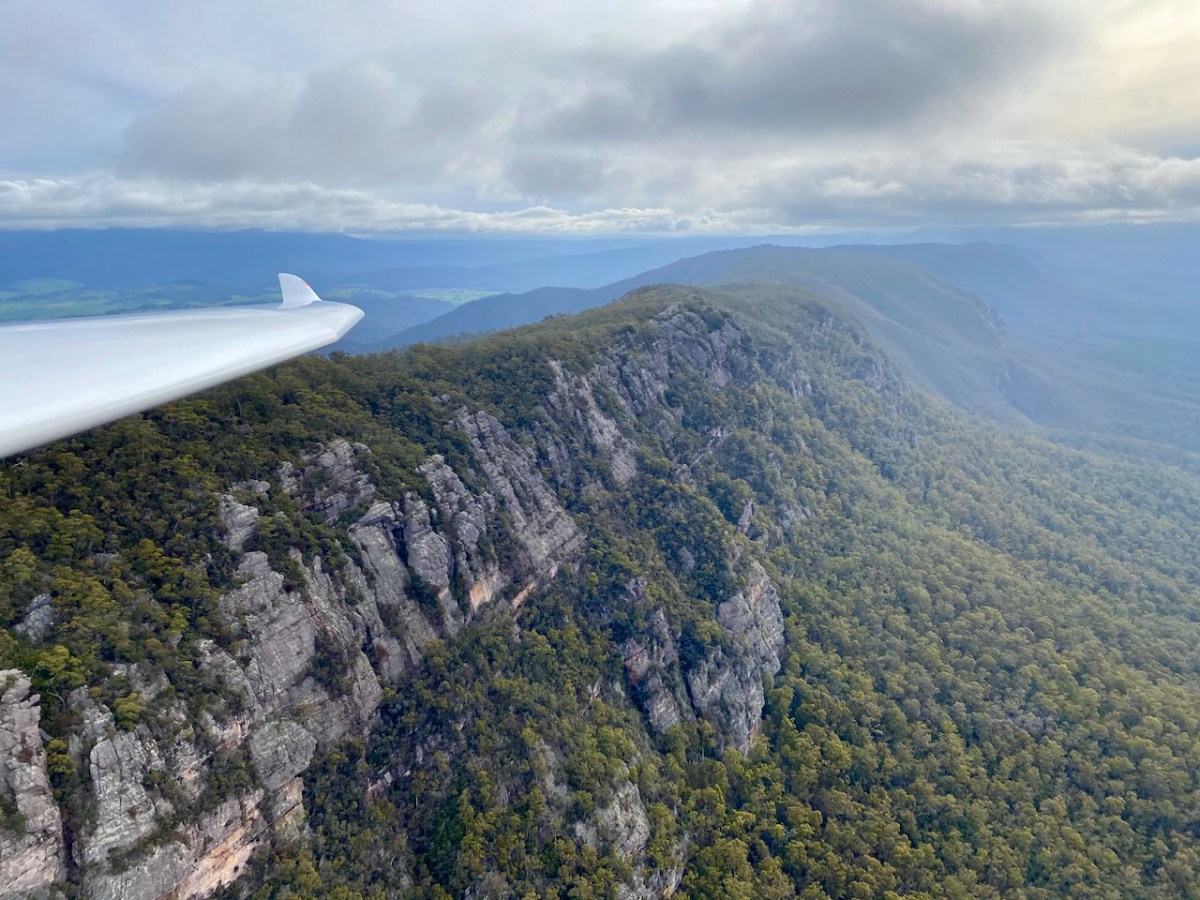 Three Days Soaring at The Vale – Day Three – Ridge Soaring | Simon Hackett